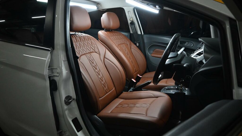 Bọc ghế da ô tô đẹp giá rẻ mẫu mới nhất